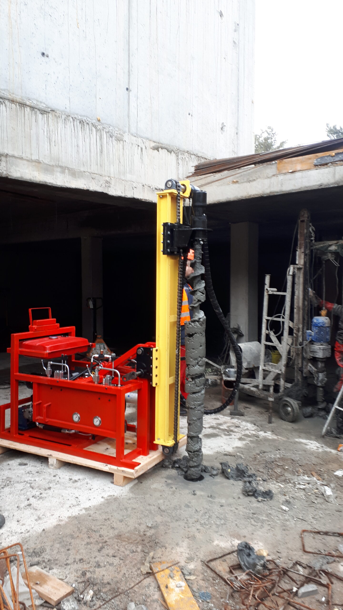 Modular Drilling Rig for Confined Spaces | Storm - STORM | Compact ...